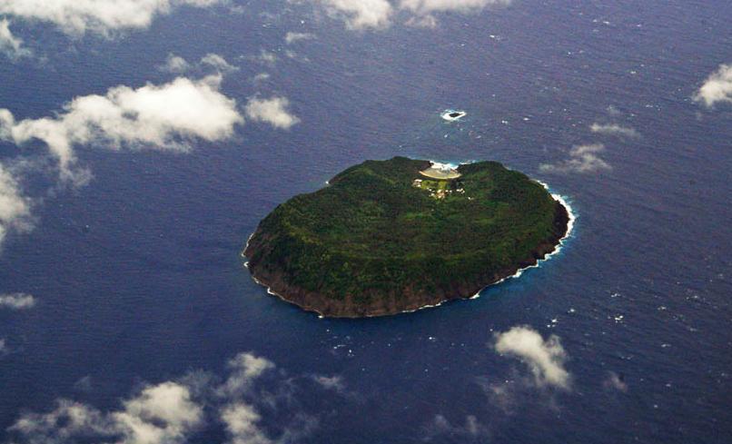 AIM Proximity lights up Christmas in Apolima, Samoa. – A journal by ...